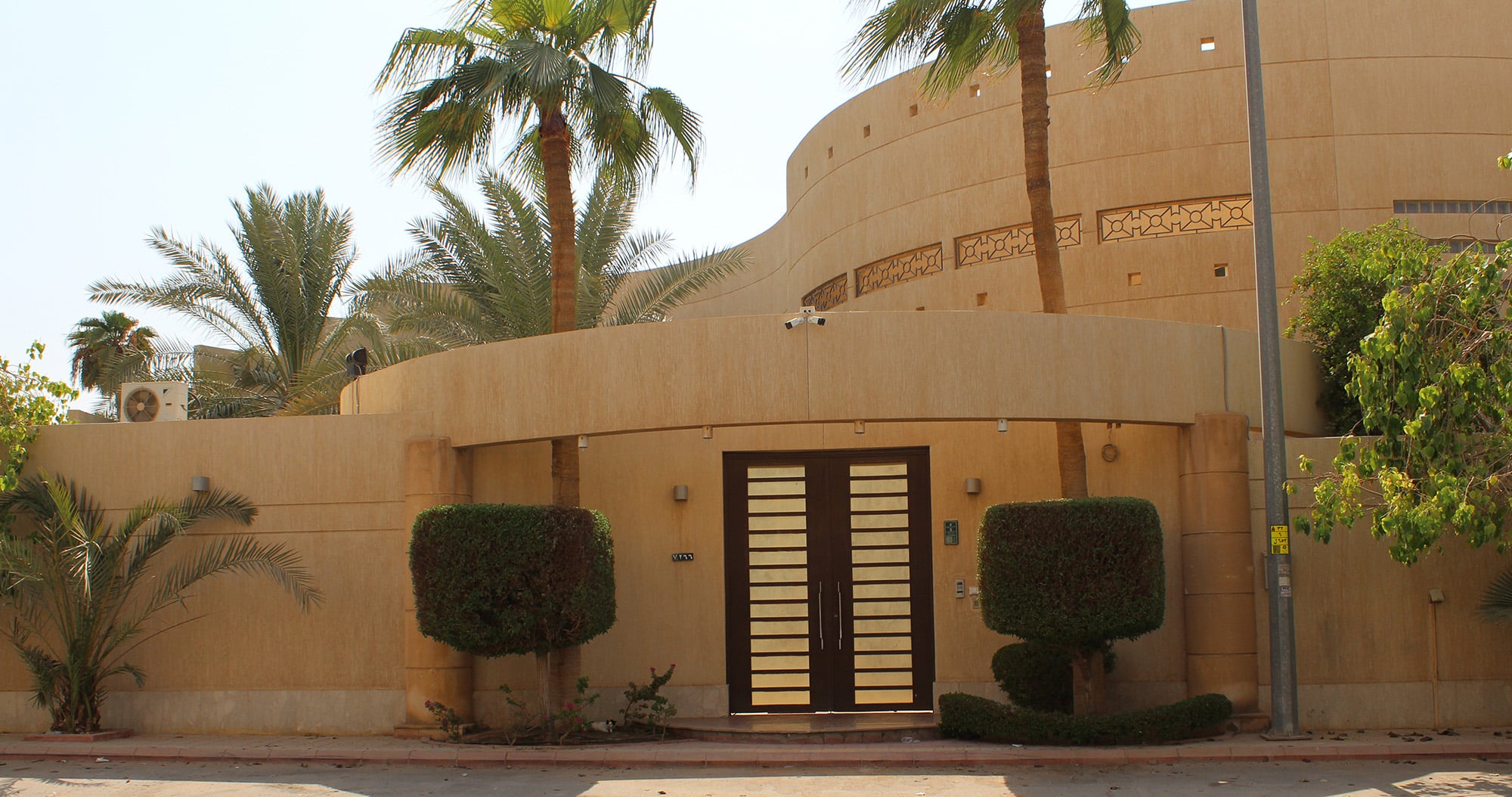 Projects - Villa Al Hamra - SWIFT - 100% battery driven home lifts