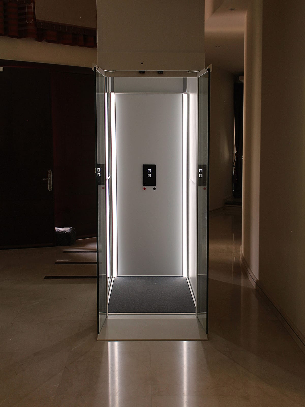 Projects - Villa Al Hamra - SWIFT - 100% battery driven home lifts