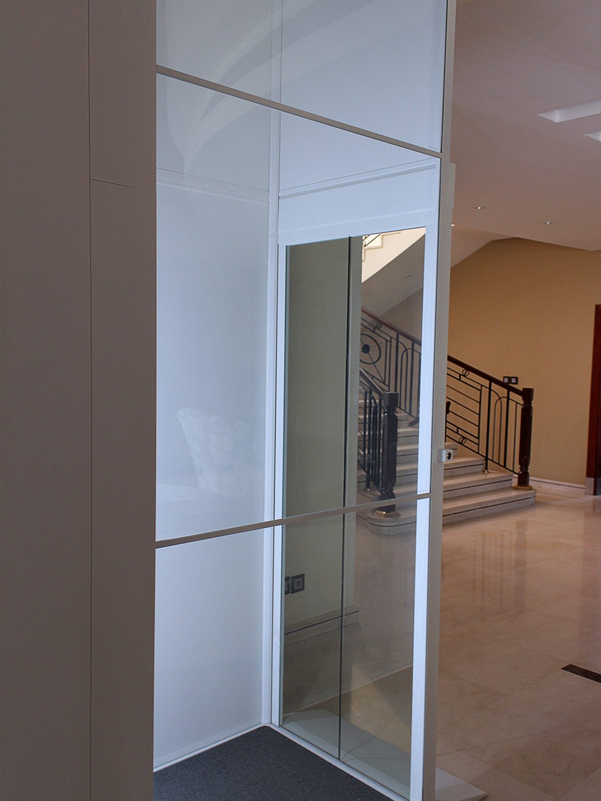 Projects - Villa Al Hamra - SWIFT - 100% battery driven home lifts